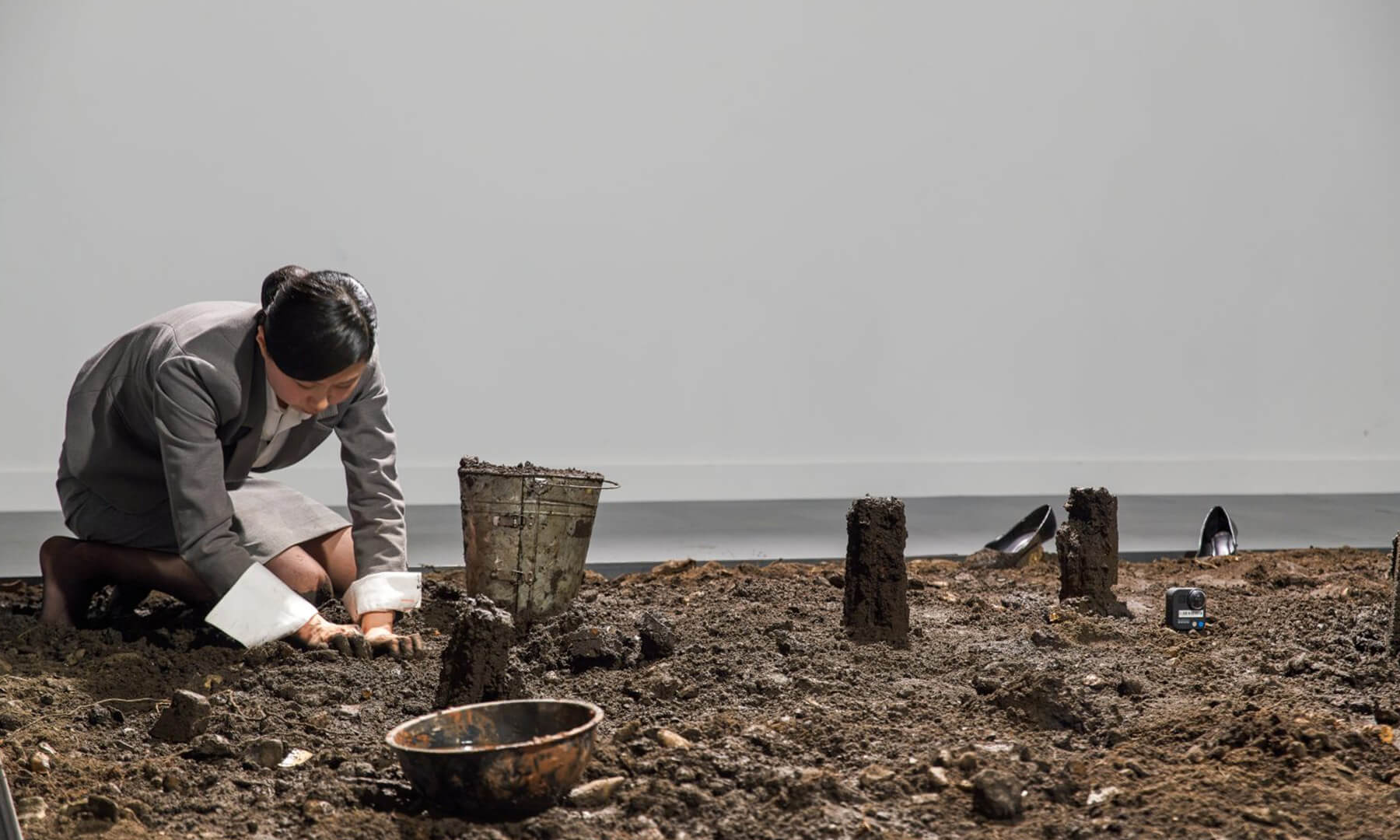 Hongxi Li's "Sandcastle": A Performance Reflecting on Urbanisation and ...